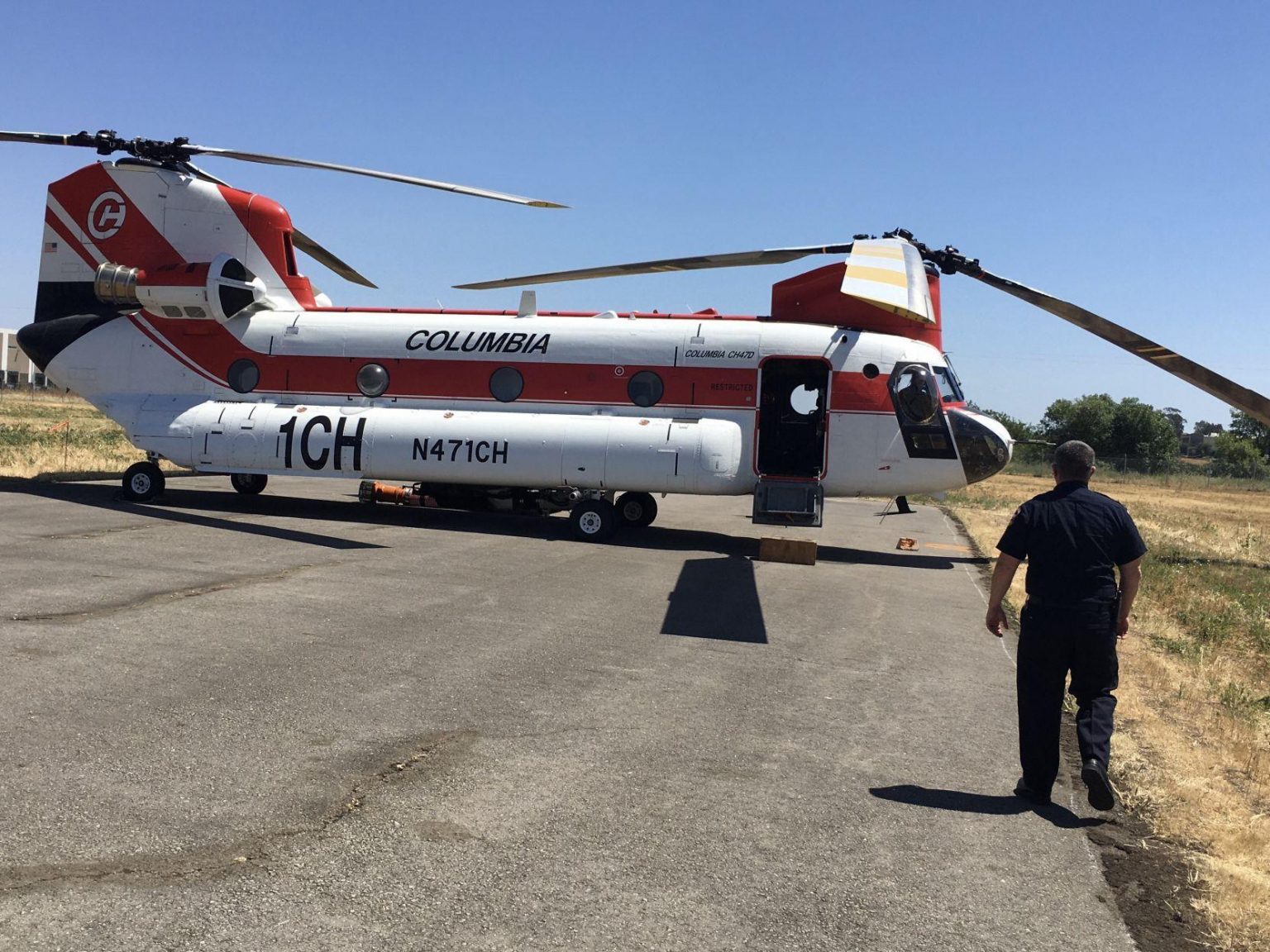 Boeing Chinook Helicopter Strengthens Aerial Firefighting in Napa ...