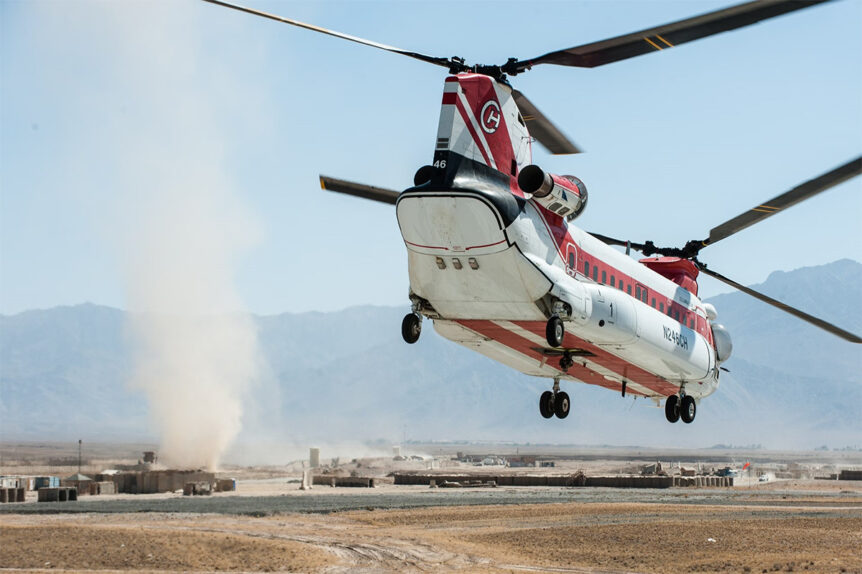 CH-47 Chinook Helicopter: Heavy Lift King of the Skies : Fair Lifts ...