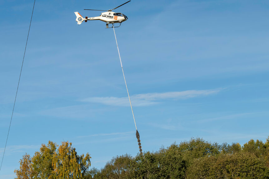 Helicopter Tree Trimming: A Modern Approach to Aerial Tree Care : Fair ...