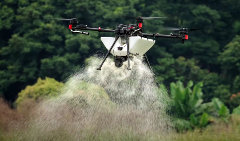 The Rise of Dry Spreading Drones in Smart Farming : Fair Lifts Helicopter Services